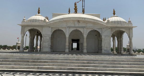 Pawapuri Tour - TravelBaits