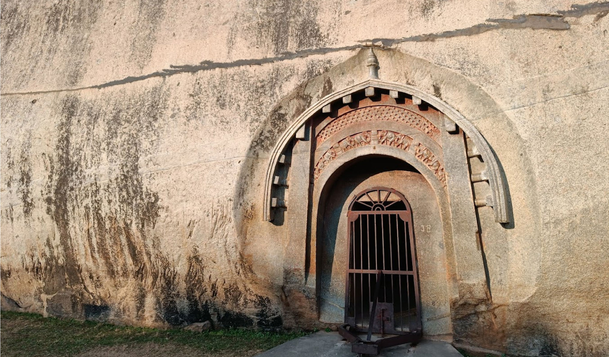 Barabar Caves Bihar: History, Architecture & Travel Guide