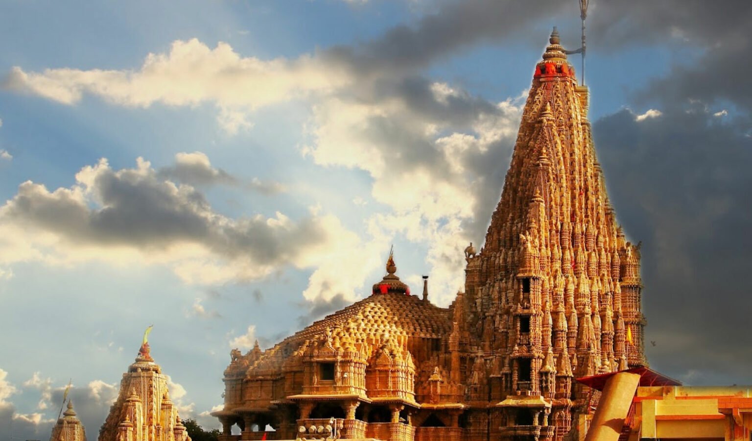 Shree Dwarkadhish Temple Dwarka | History, Timings, Travel Guide