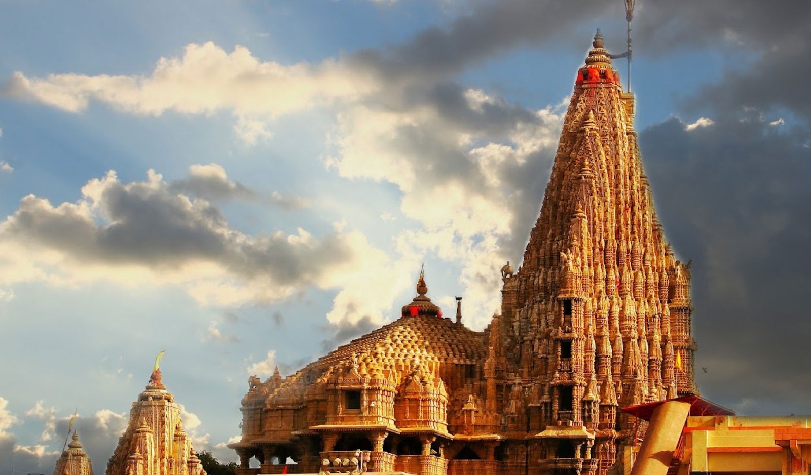 Shree Dwarkadhish Temple Dwarka | History, Timings, Travel Guide