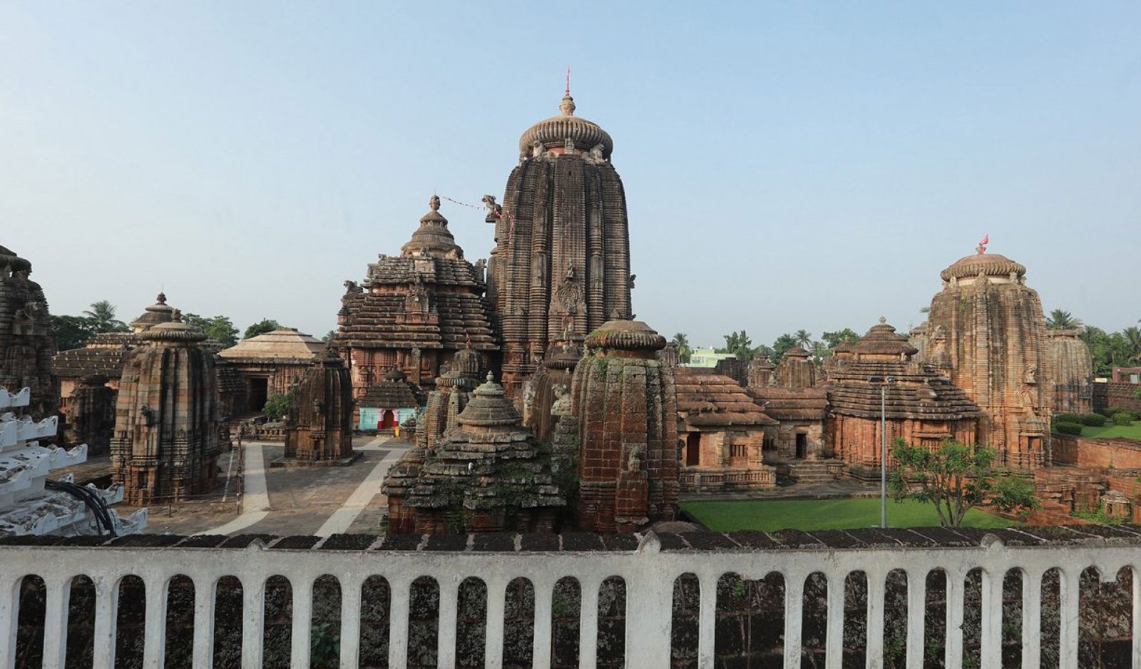 Lingaraj Temple – A Complete Travel Guide to Bhubaneswar’s Oldest Shiva ...