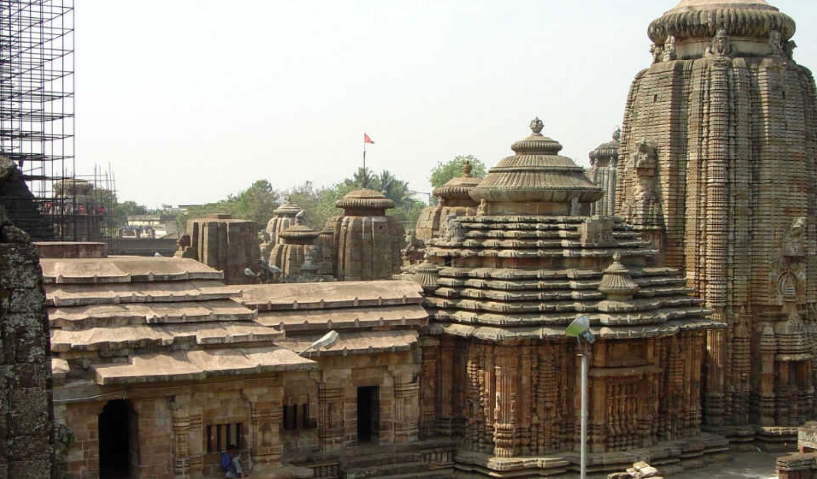 Lingaraj Temple – A Complete Travel Guide to Bhubaneswar’s Oldest Shiva ...